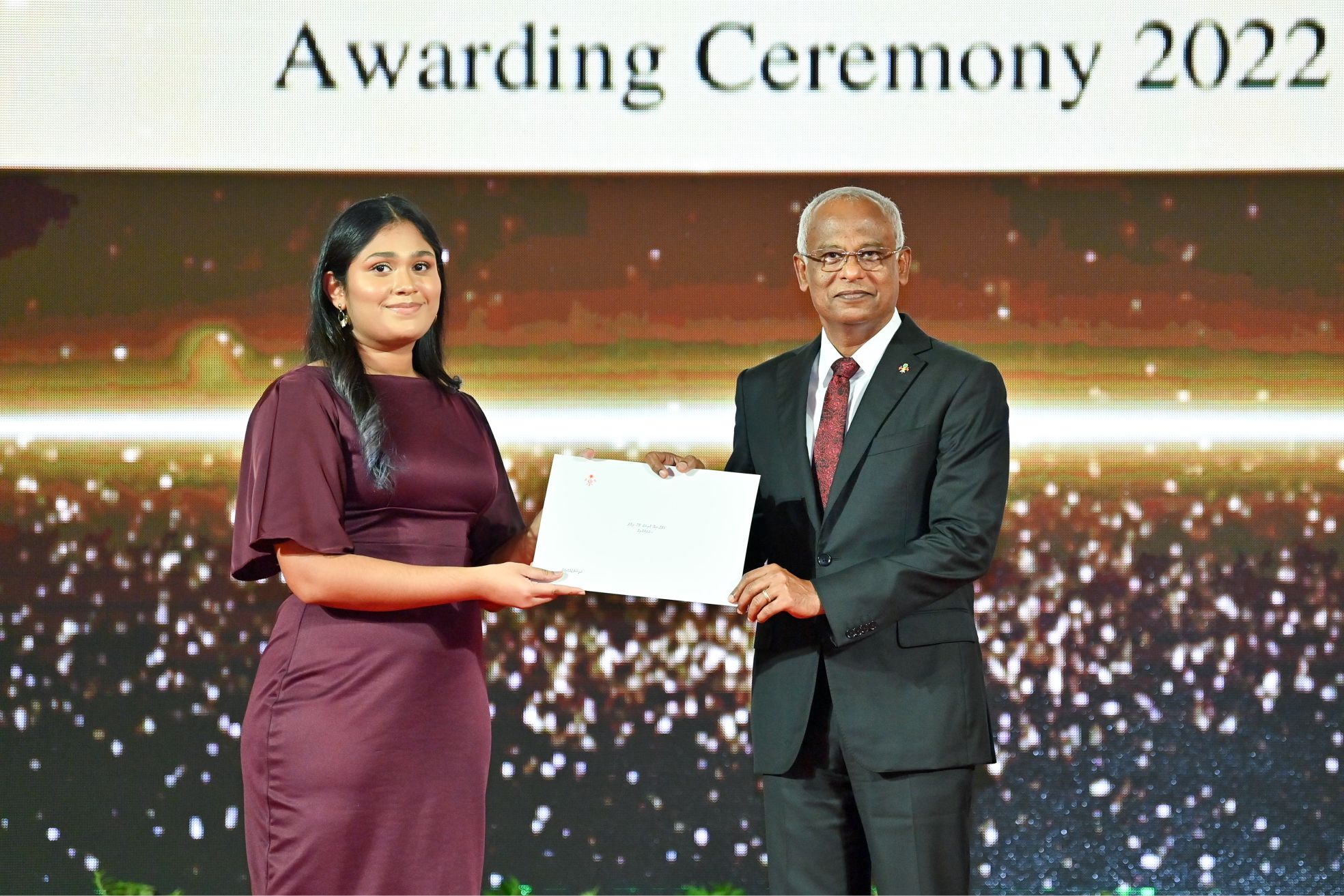 ރައީސްގެ ޚާއްޞަ ސްކޮލަރޝިޕާއި ހައި އެޗީވަރސް ސްކޮލަރޝިޕަށް ހުޅުވާލައިފި ...